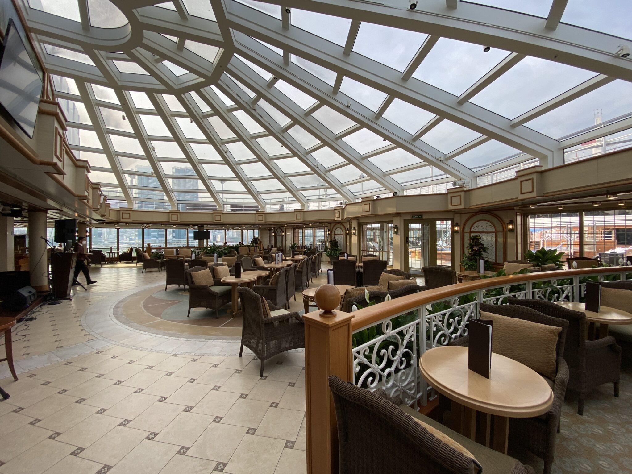 キュナード・クイーンエリザベスのクルーズ体験記ブログ - yuko.tv